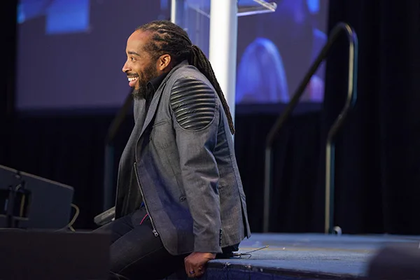 How Poetic Voice Helps Leaders Communicate More Effectively - sekouandrews