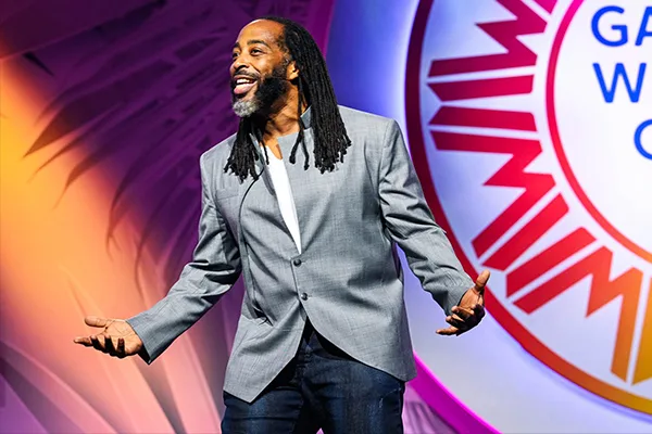 Building Bridges With Words: How Storytelling Unites Teams - sekouandrews